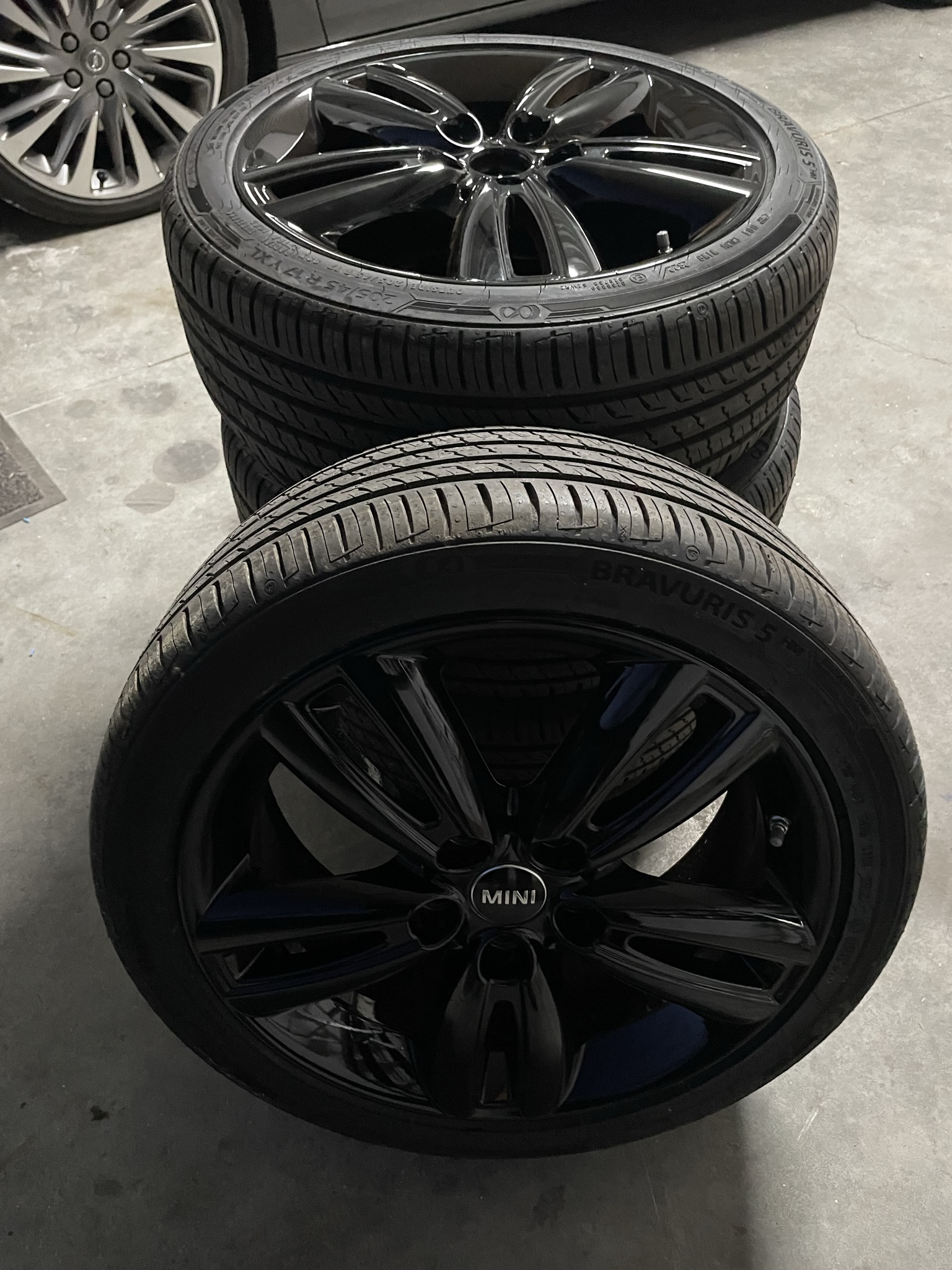 John Cooper Works zwarte wielen set - Track Spoke 17" velgen inclusief ...