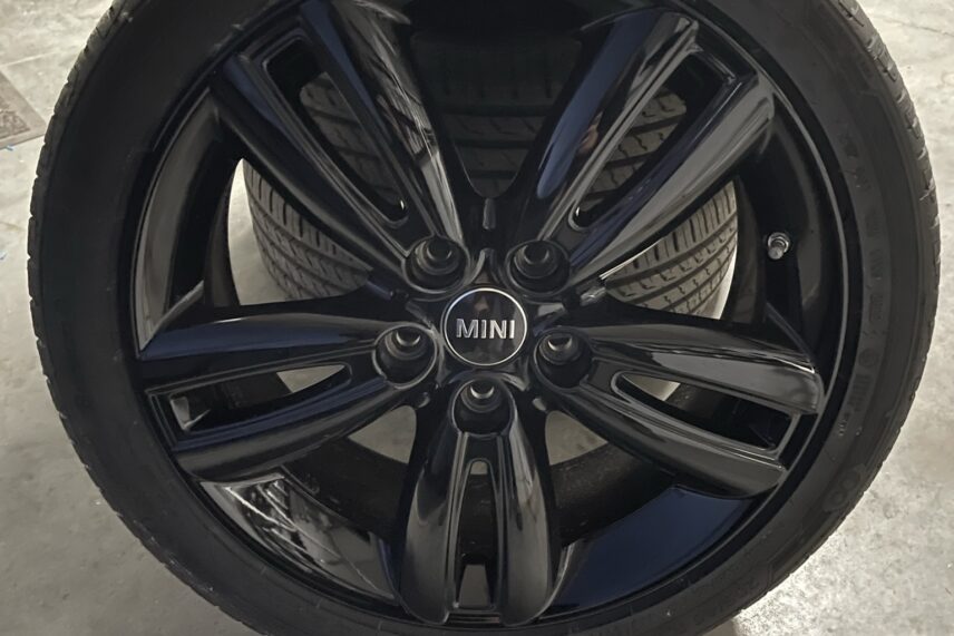 John Cooper Works zwarte wielen set - Track Spoke 17" velgen inclusief ...