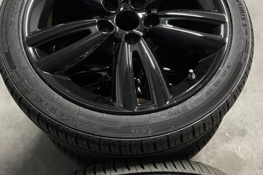 John Cooper Works zwarte wielen set - Track Spoke 17" velgen inclusief ...