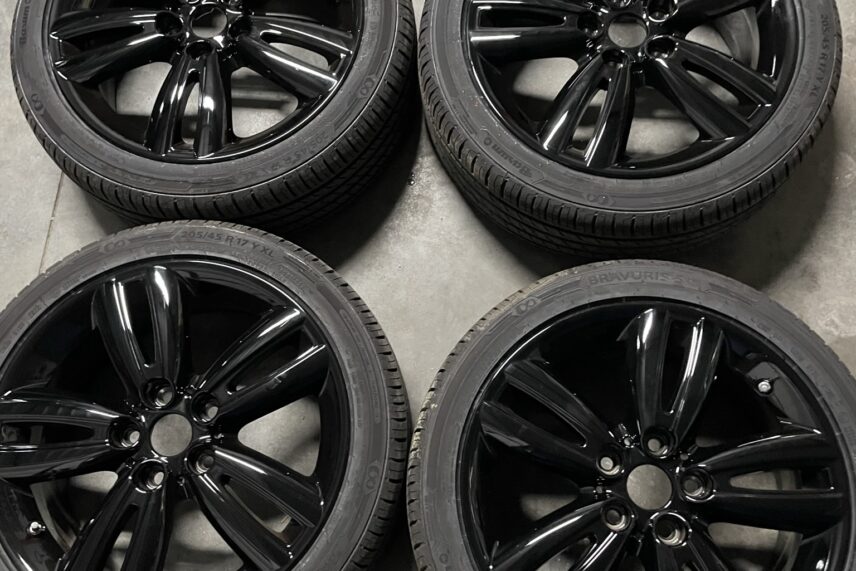 John Cooper Works zwarte wielen set - Track Spoke 17" velgen inclusief ...